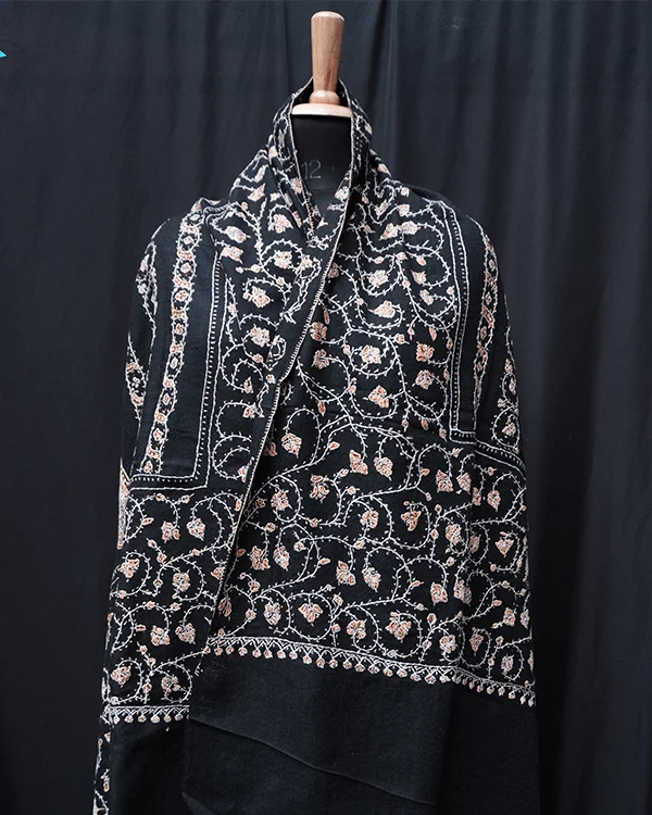 Flower Tusha Shawl with Sozni Handwork Embroidery – KaarKash