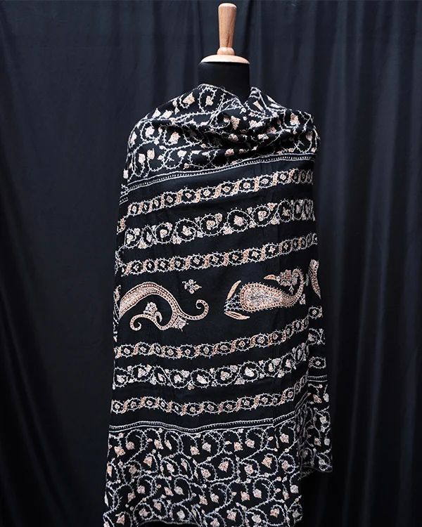 Flower Tusha Shawl with Sozni Handwork Embroidery – KaarKash